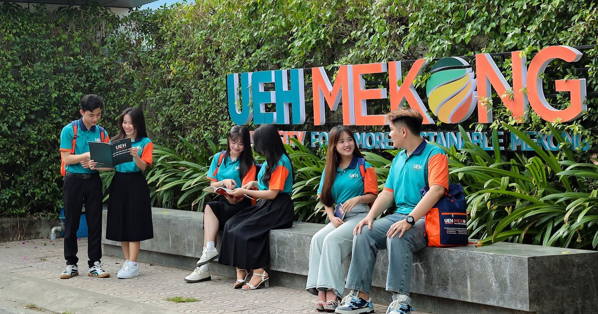 Điểm chuẩn Đại học Kinh tế TPHCM (UEH) năm 2025